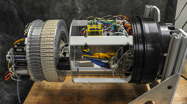 An autonomous vehicle coupled with a robotic laboratory proves its ...