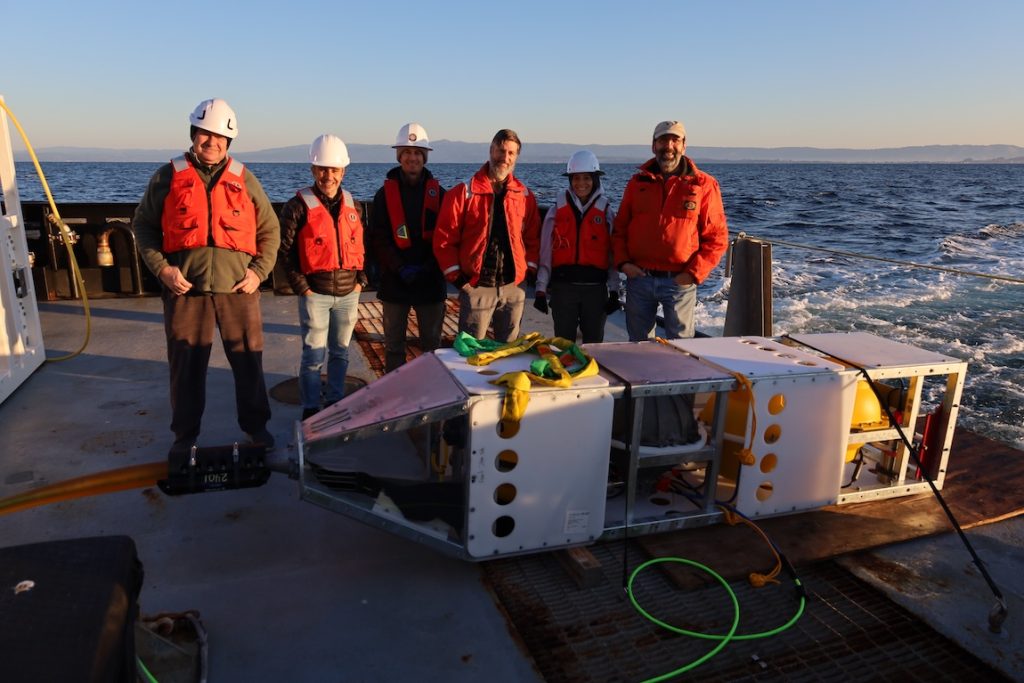 MBARI researchers deploy innovative new tech for seafloor monitoring ...